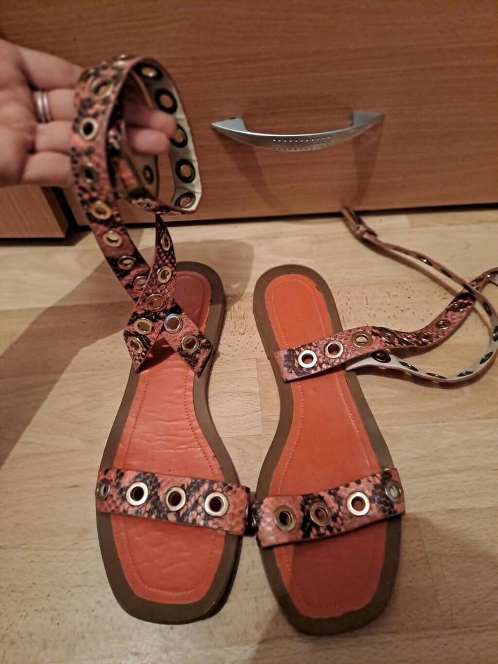 Zara sandale 40/41, naznaceno 41, gaziste 26,5cm Odlicno ocuvane. Samo