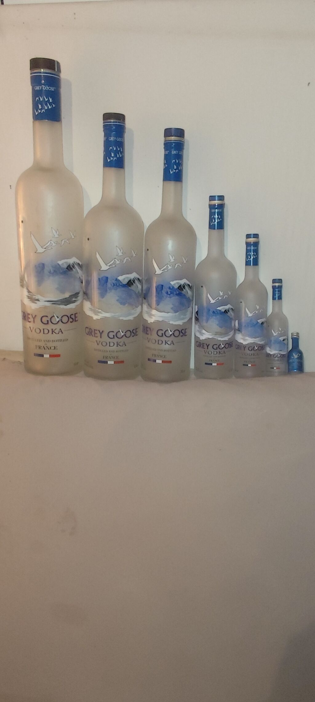 Prazne flase od Grey Goose 0.7l,1.5l,3l,4,5l i 6 litra Prodajem Prazne