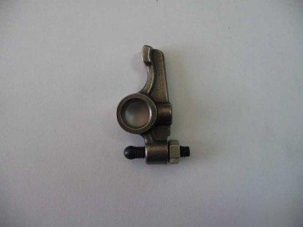 Klackalica ventila (rocker arm) za motor – metalna poluga sa ležajnim