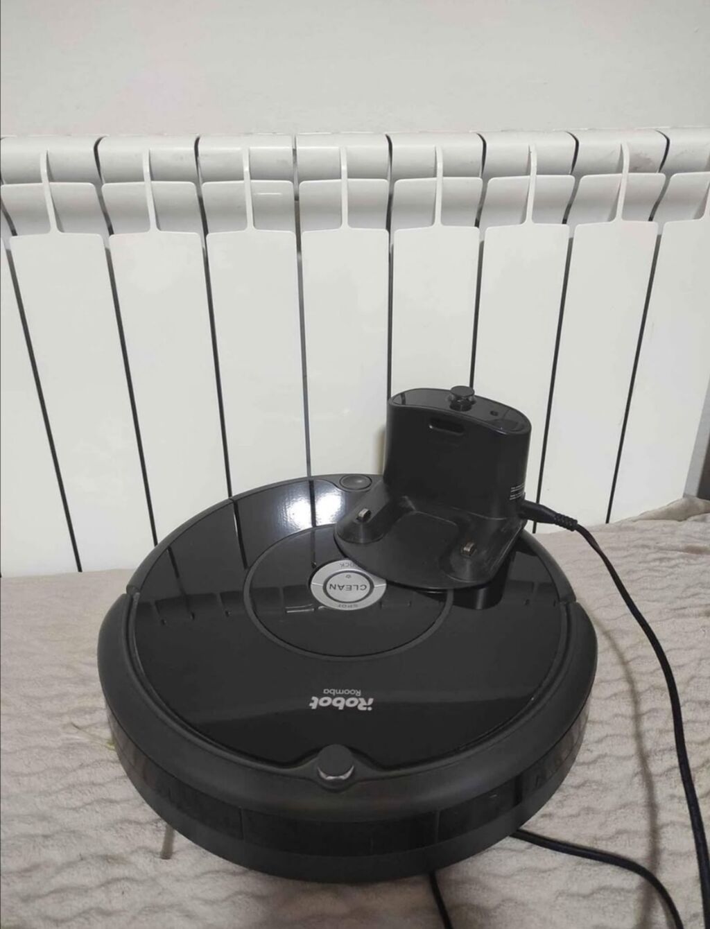 IRobot Roomba 606 robot usisivac Prodajem robot usisivac Roomba 606