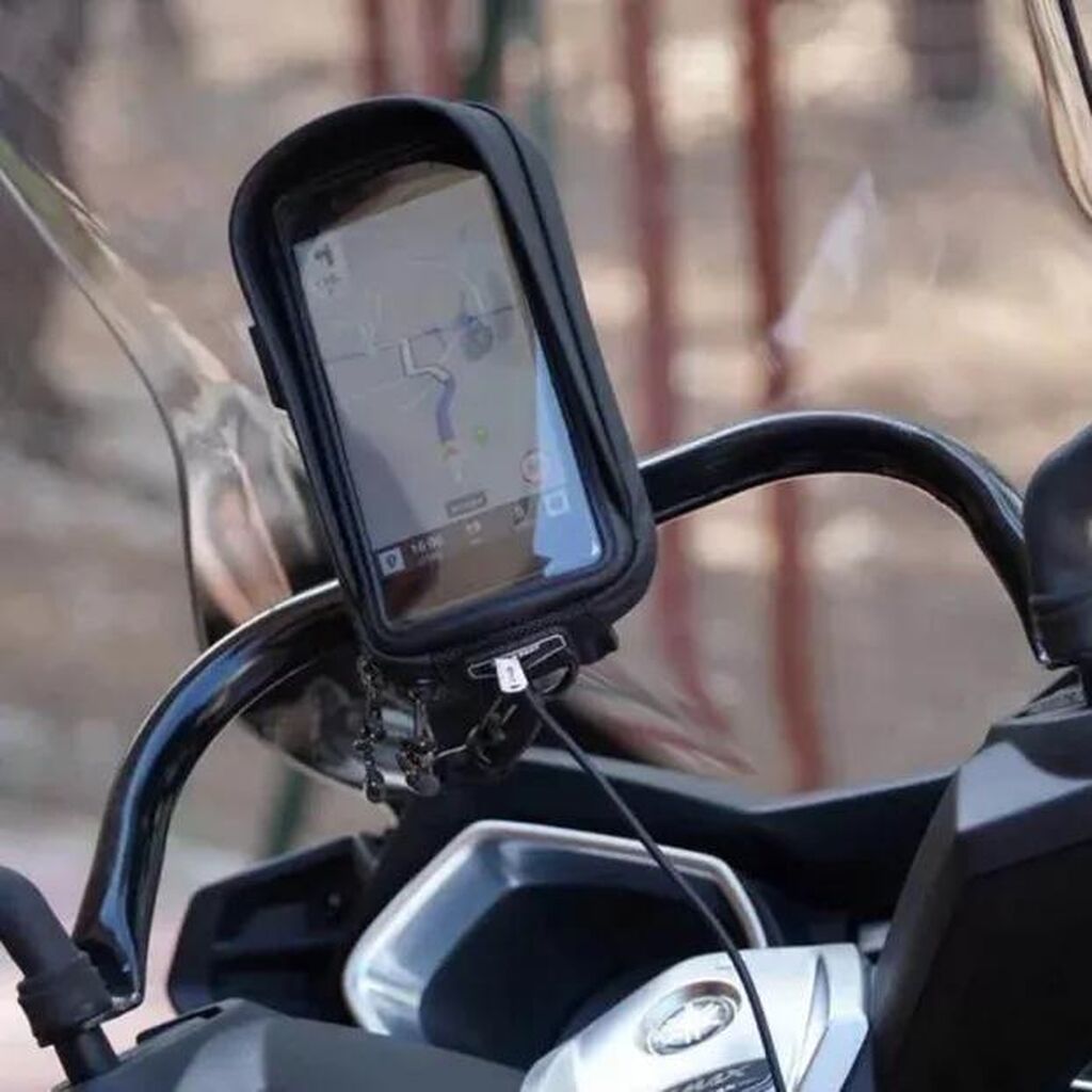 Ovaj držač za telefon je dizajniran za montažu na motocikl, pružajući