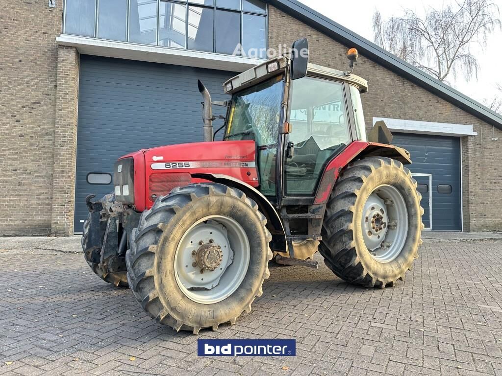 Prodaje se Massey Ferguson 6255 traktor točkaš na aukciji