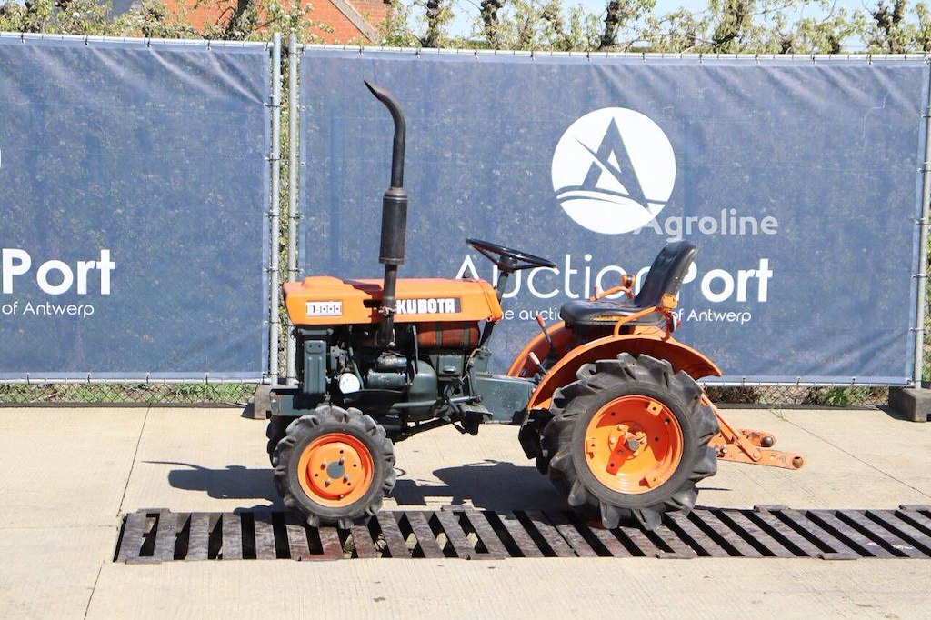 Prodaje se Kubota B5000 traktor točkaš na aukciji