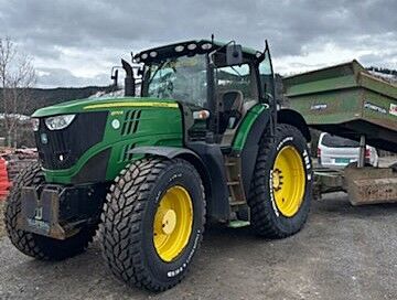 Prodaje se John Deere 6170R traktor med Chieftain Fast Tow 16T dumperhenger traktor točkaš na aukciji