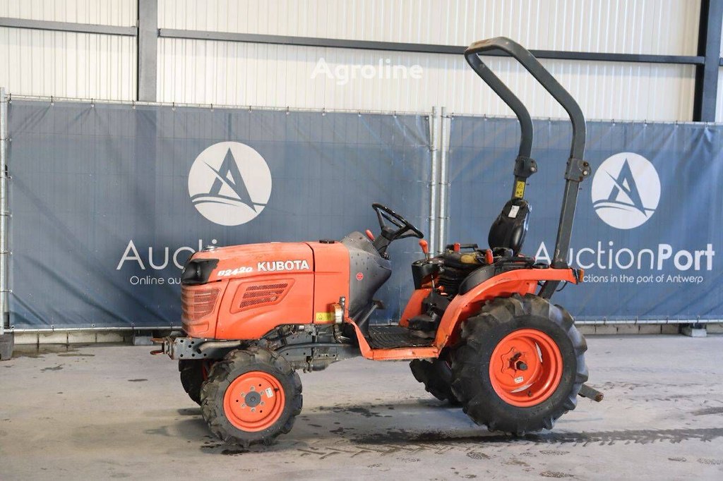 Prodaje se Kubota B2420 traktor točkaš na aukciji