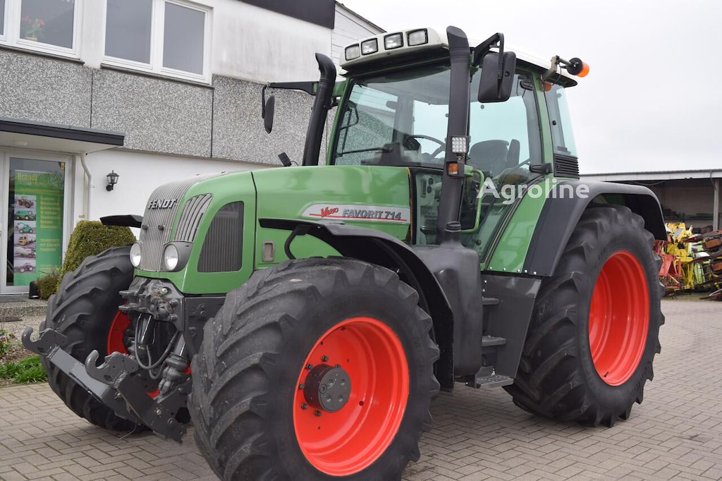 Fendt 714 Vario traktor točkaš