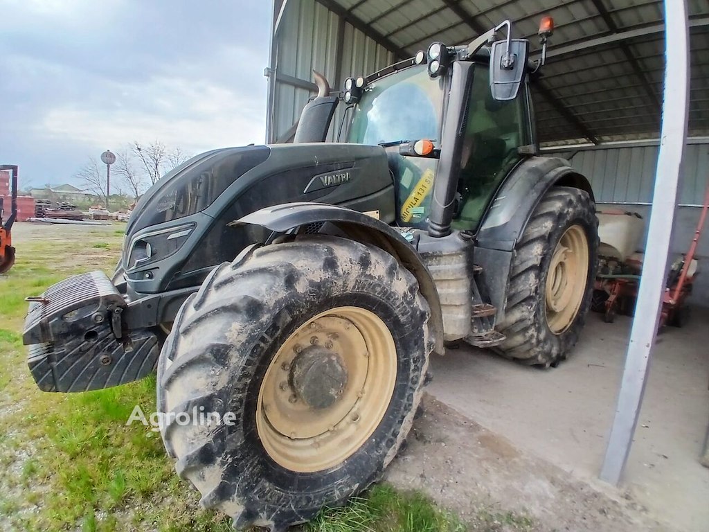 Valtra T214 traktor točkaš