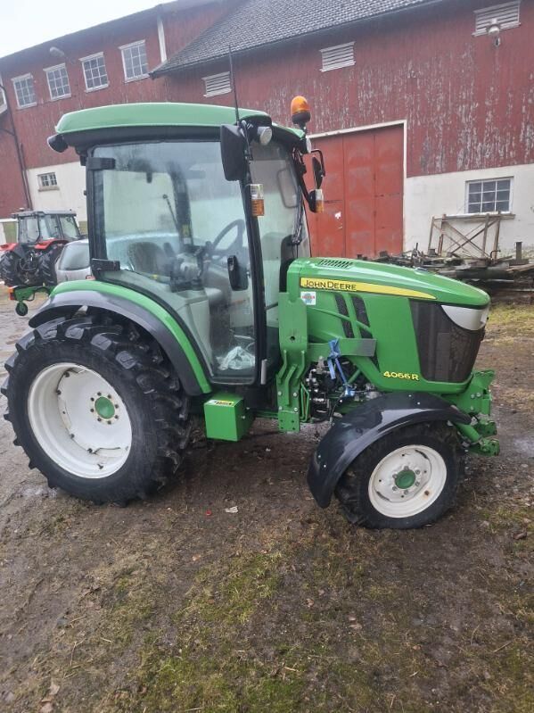 Prodaje se John Deere 4066 R traktor točkaš na aukciji