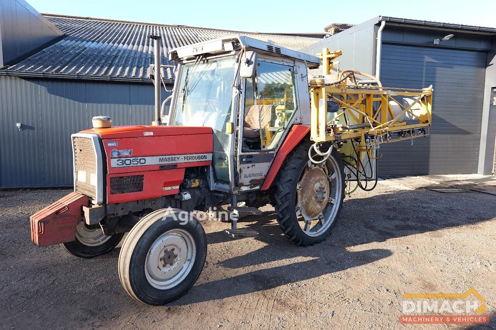 Massey Ferguson 3050 Dutch tractor 2WD with Dubex 21-meter sprayer traktor točkaš