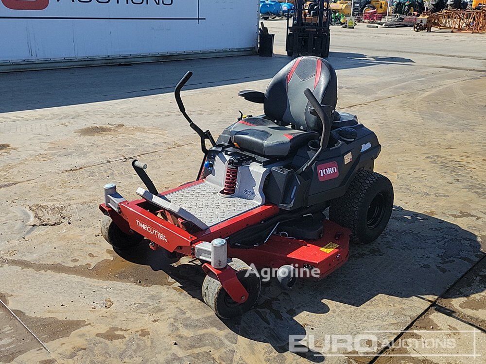 Prodaje se Toro Petrol Zero Turn Ride on Lawnmower, Cutting Deck traktor kosilica na aukciji