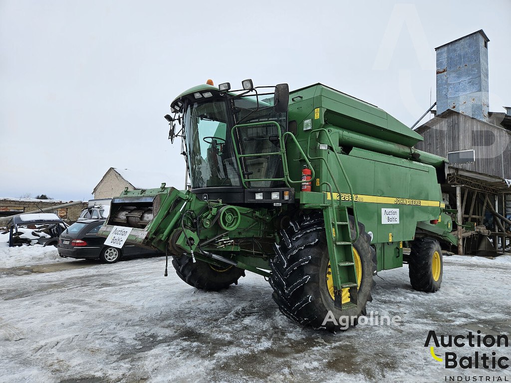 Prodaje se John Deere 2266 kombajn za žito na aukciji