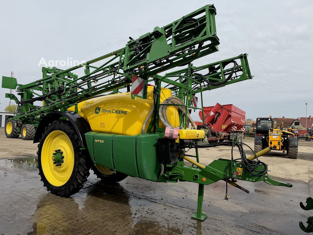 John Deere M732i vučena prskalica