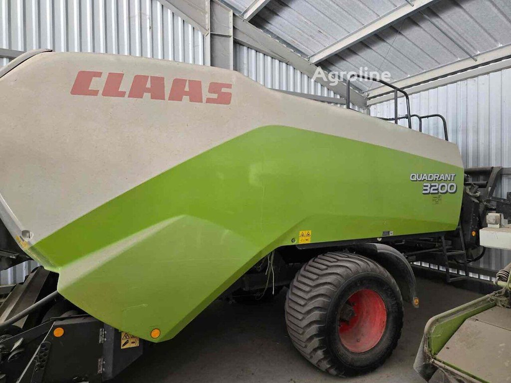 Claas QUADRANT 3200 RF 744 balirka za četvrtaste bale