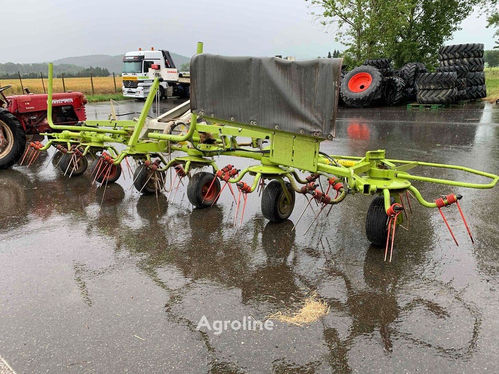 Claas VOLTO 58 prevrtač sena