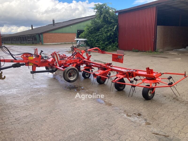 Kuhn GF 8702 T prevrtač sena