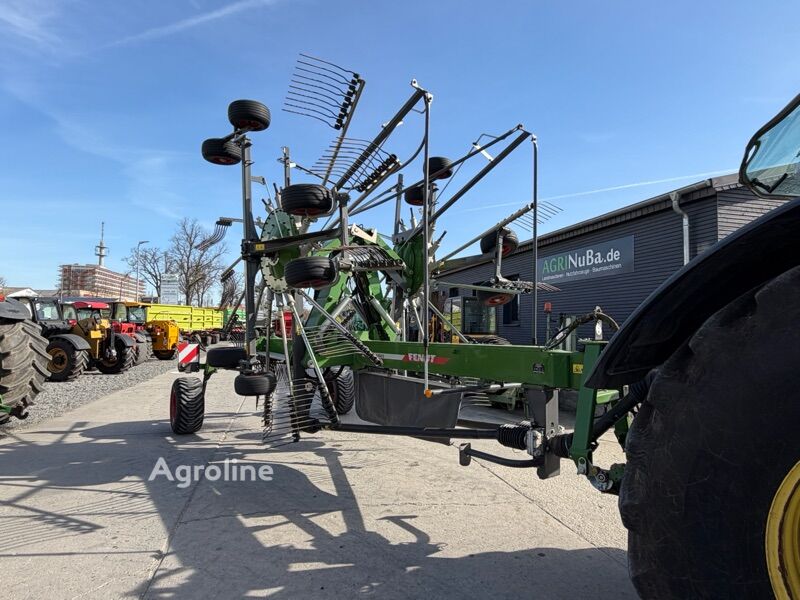 Fendt Former 10065 prevrtač sena