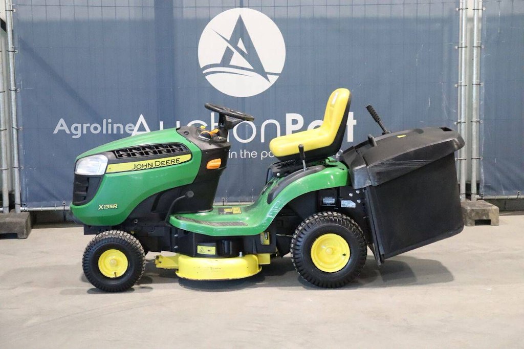 Prodaje se John Deere X135R kosilicu za travu na aukciji