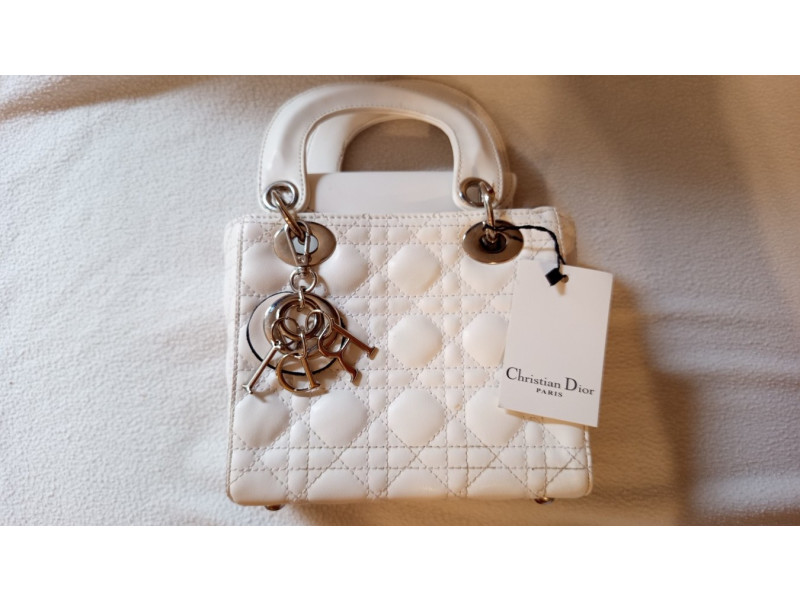 MALA SLATKA TORBICA NOVO