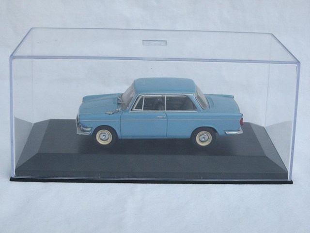 1:43 minichamps BMW 700 LS