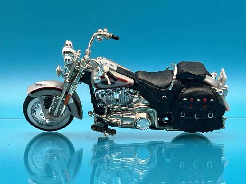 1:18 MAISTO Harley-Davidson [MX-87]