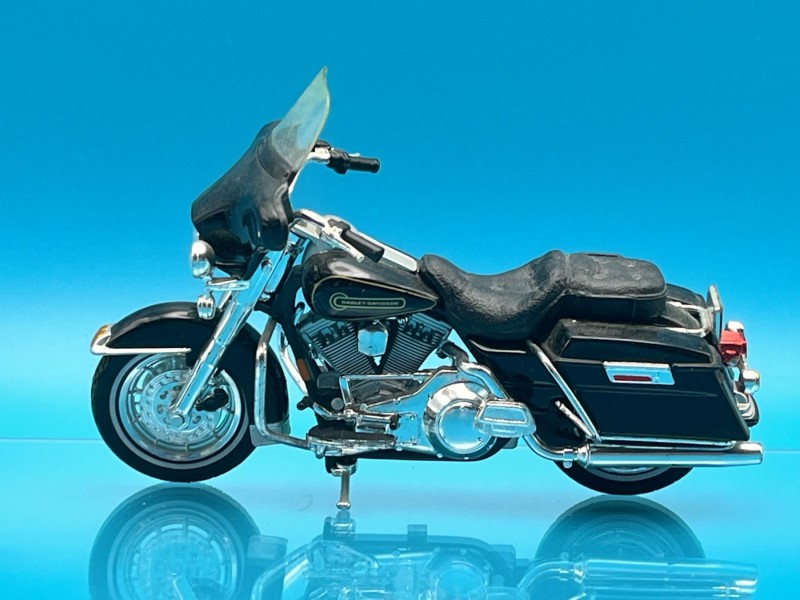 1:18 MAISTO Harley-Davidson [MX-77]