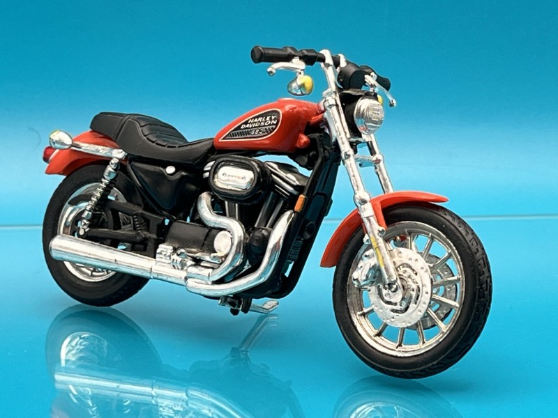 1:18 MAISTO Harley-Davidson [MX-56]