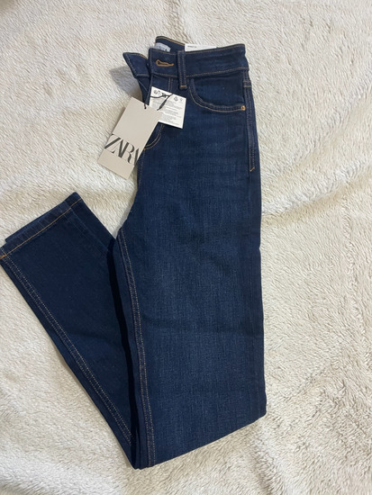 Zara farmerice br 32