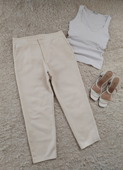    Pantalone u boji vanile ☆ Vel S ☆