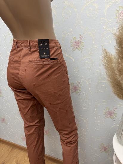 Maison Scotch pantalone, Novo sa etiketom