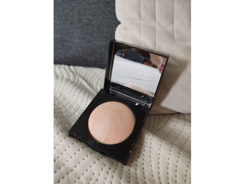 LAURA MERCIER BAKED POWDER HIGHLIGHT