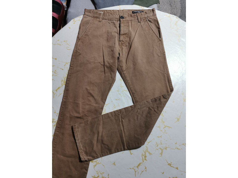 49. JACK & JONES PAMUCNE VRHUNSKE PANTALONE vel 32