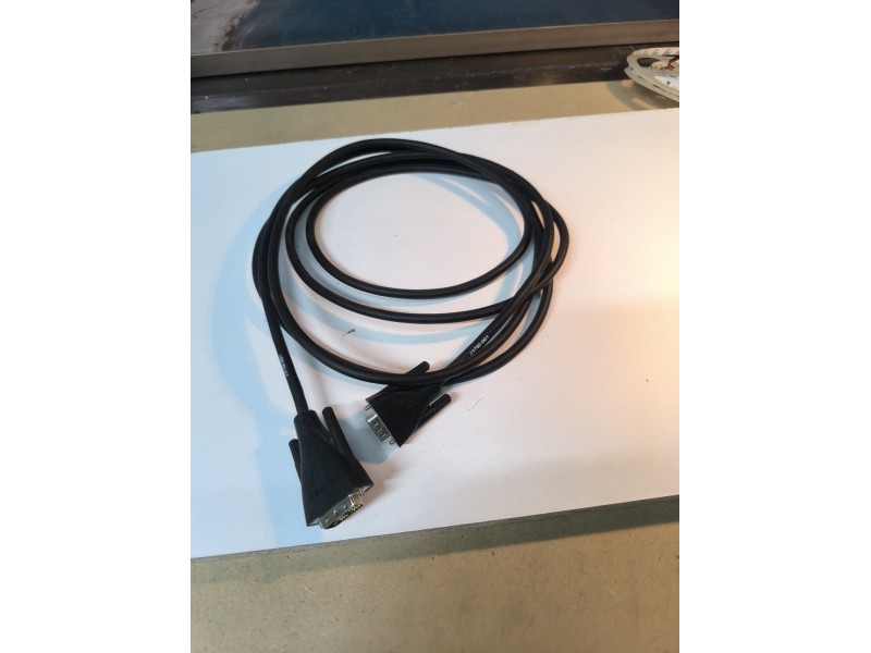 crni kabel polycom