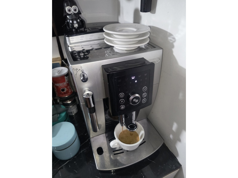 Delonghi ECAM24.210 SB aparat za espresso kafu