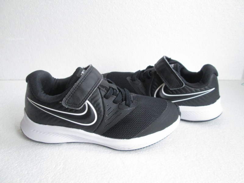 PATIKE "NIKE star runner" 28,5