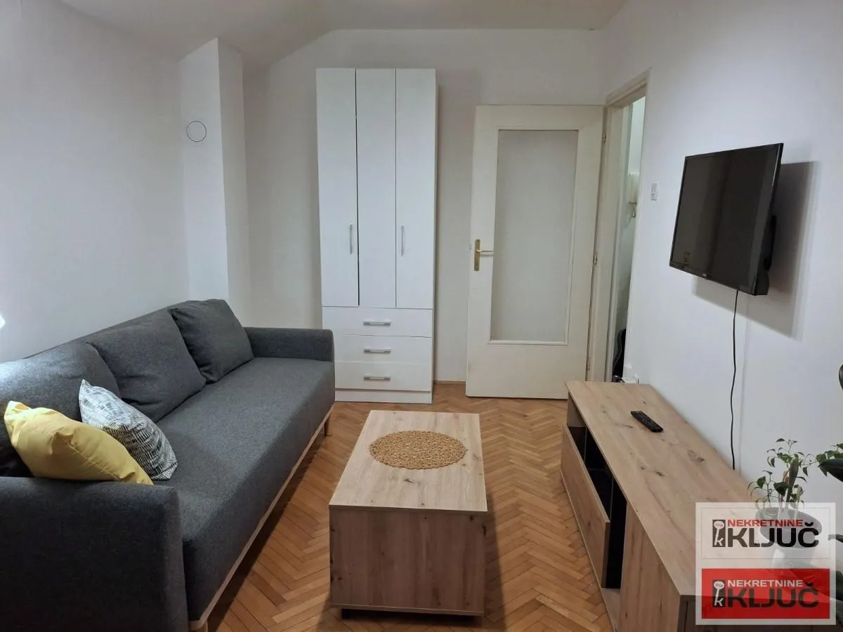Izdavanje, garsonjera, 22m², Sajmište, Novi Sad
