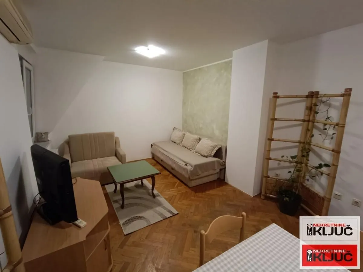 Izdavanje, garsonjera, 28m², Sajmište, Novi Sad