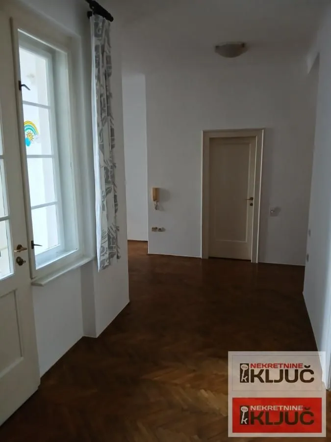 Prodaja, dvosoban stan, 70m², Centar, Novi Sad
