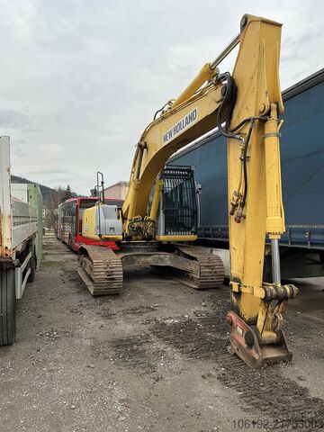 Lančani bager
New Holland Kobelco E215