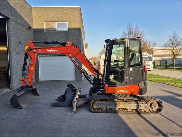 Mini bager
Kubota U50-5