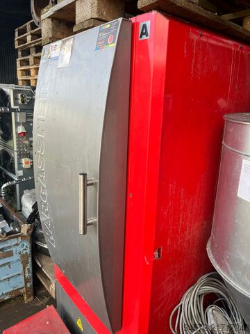 Sistem grejanja
2 x Hargassner 110 kW Hackschnitzelkessel (2 Stück verfügbar)