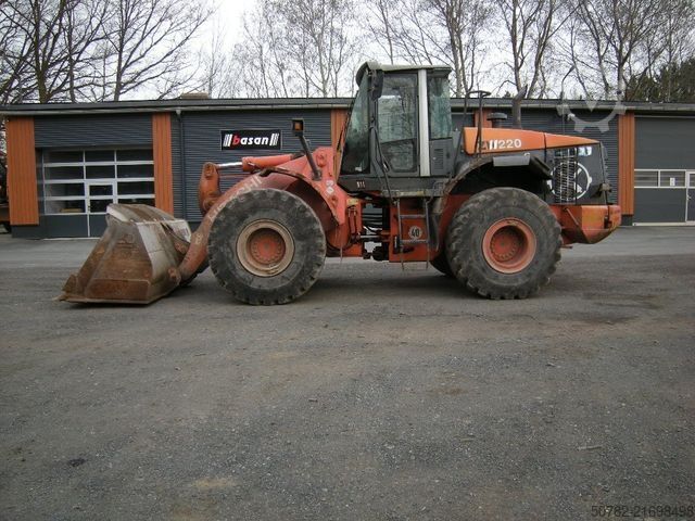 Utovarivač na točkovima
HITACHI Radlader HITACHI ZW200