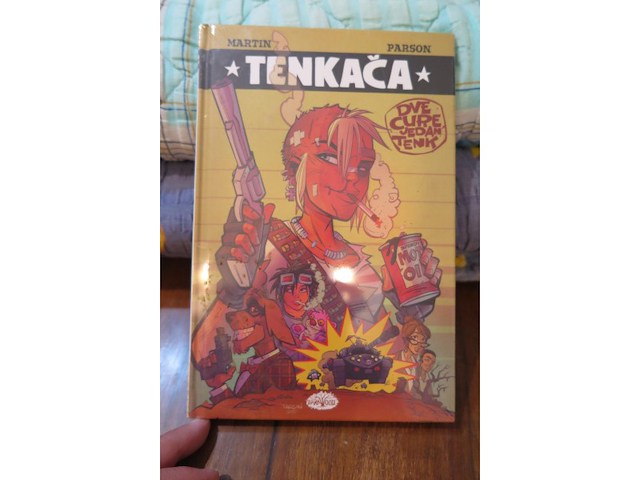 Biblioteka Luna 1: Tenkača Dve cure jedan tenk