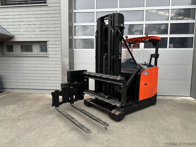 Viljuškar za uske prolaze
Toyota VRE 150 - TRIPLEX 4,9 m - 403 Stunden !!!