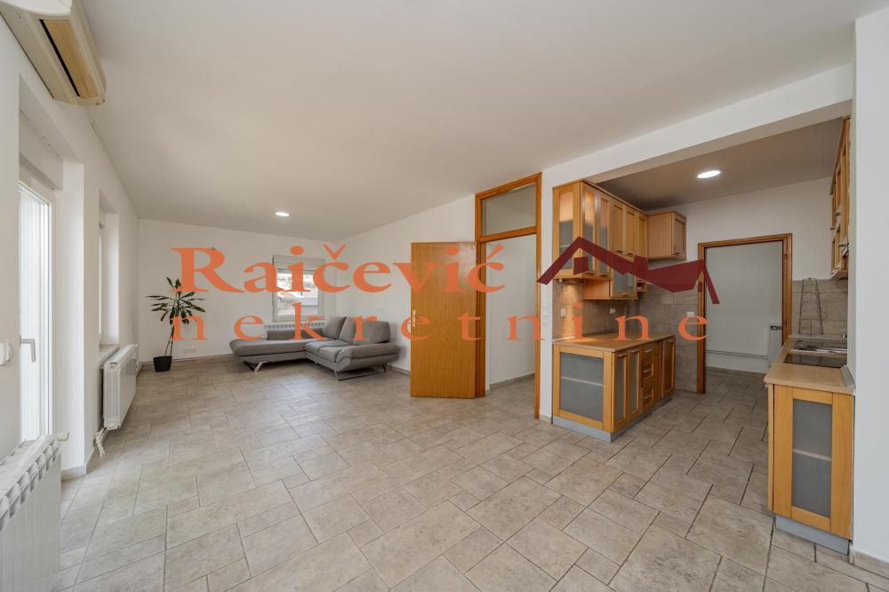 Zivka Davidovica, Trosoban stan na prodaju, 90m2, 263.000€