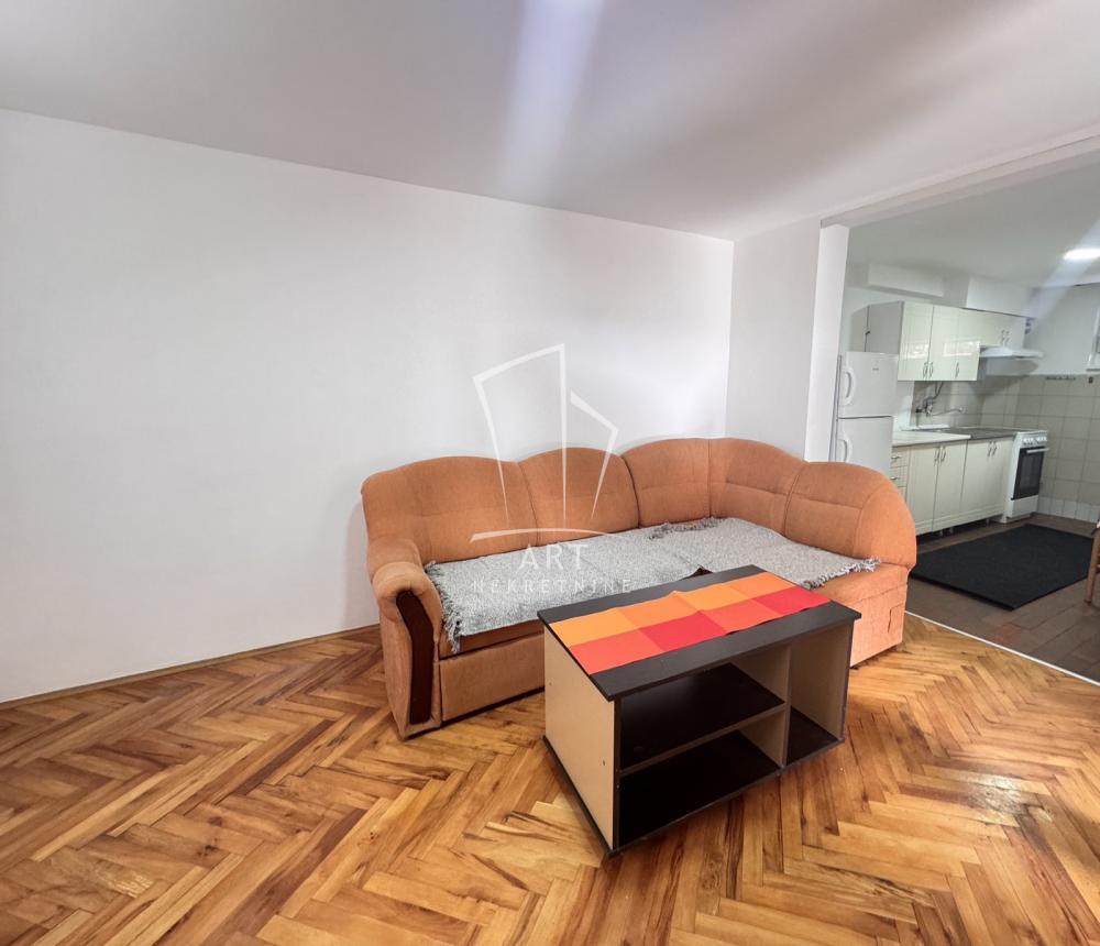 Devojačka, Dvosoban stan za izdavanje, 68m2, 250€