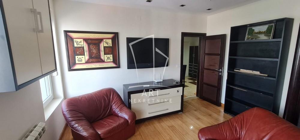 Marka Oreškovića, Dvosoban stan za izdavanje, 50m2, 580€