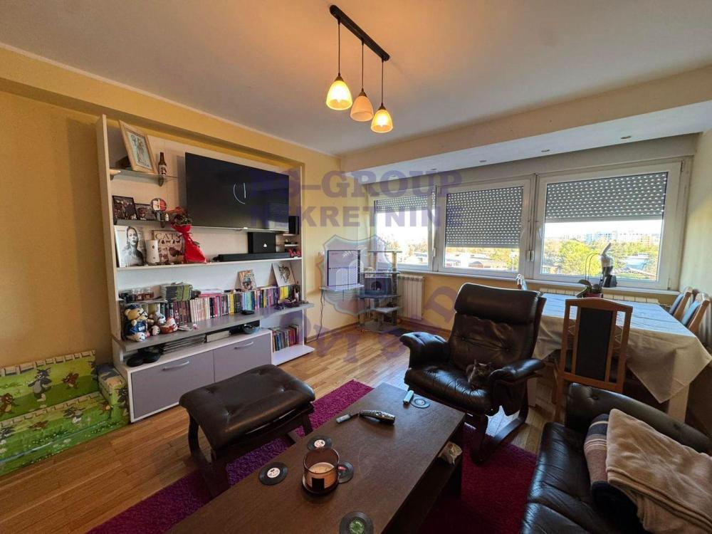 Četvoroiposoban stan na prodaju, 84m2, 233.400€