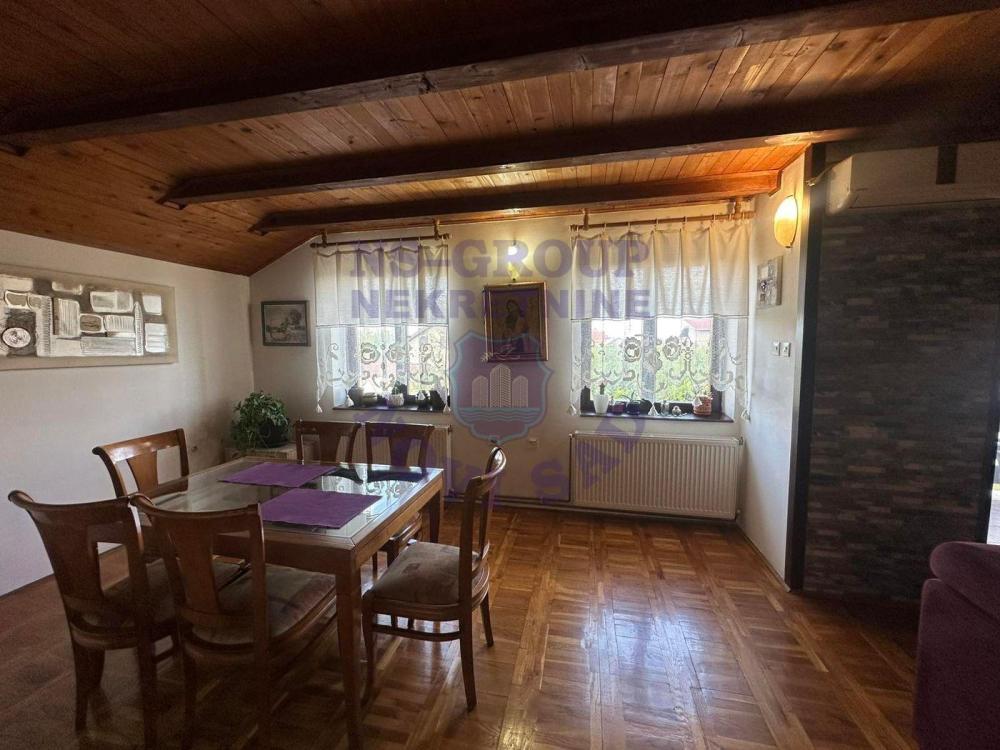 Kuća na prodaju, 176m2, 391.400€