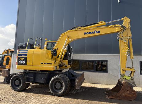Bager Komatsu PW148-11
