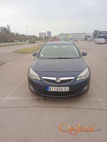 Opel Astra J
